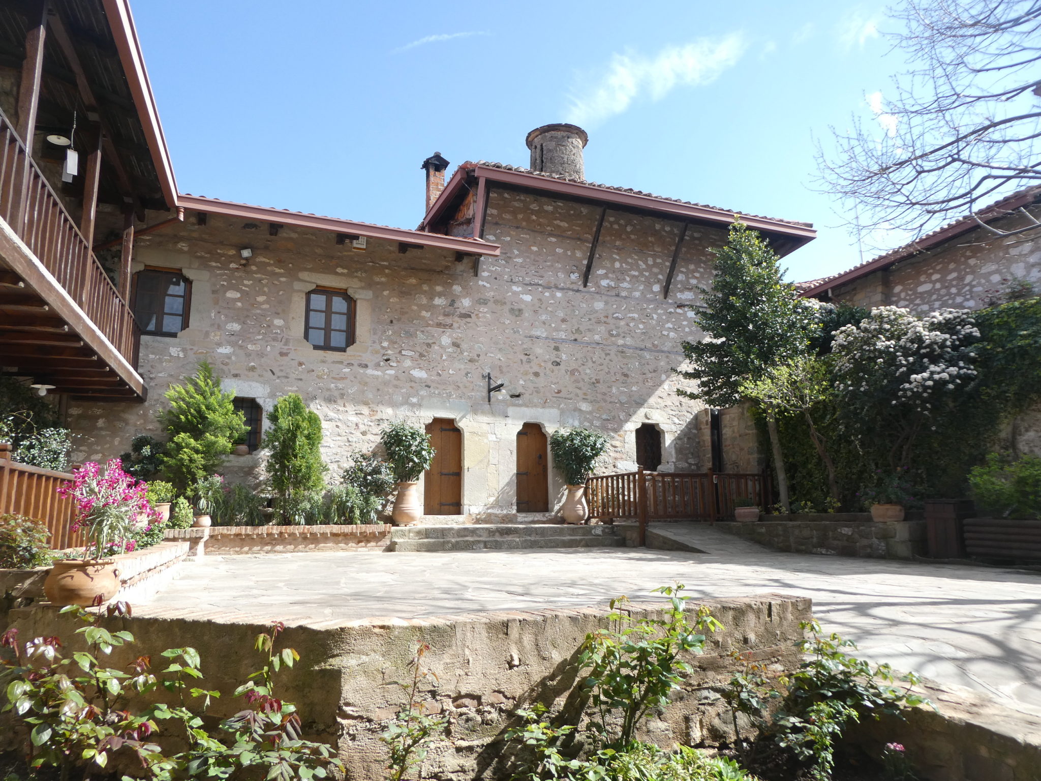 The Romantic Couples Travel Guide to Meteora - Planet Full Of Love
