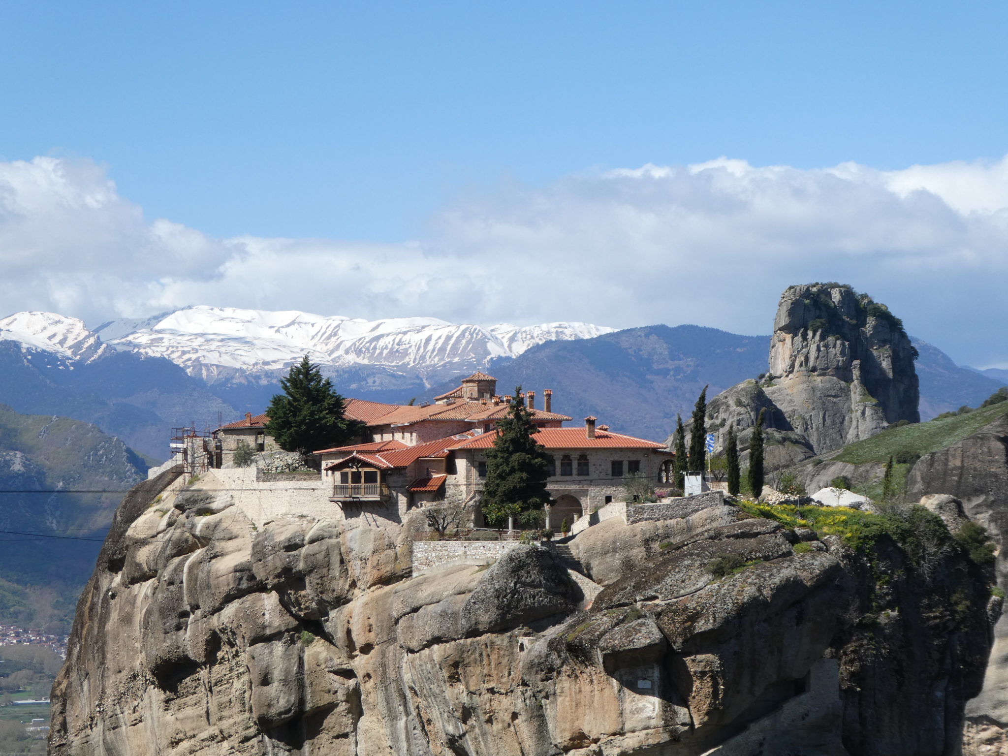 The Romantic Couples Travel Guide to Meteora - Planet Full Of Love